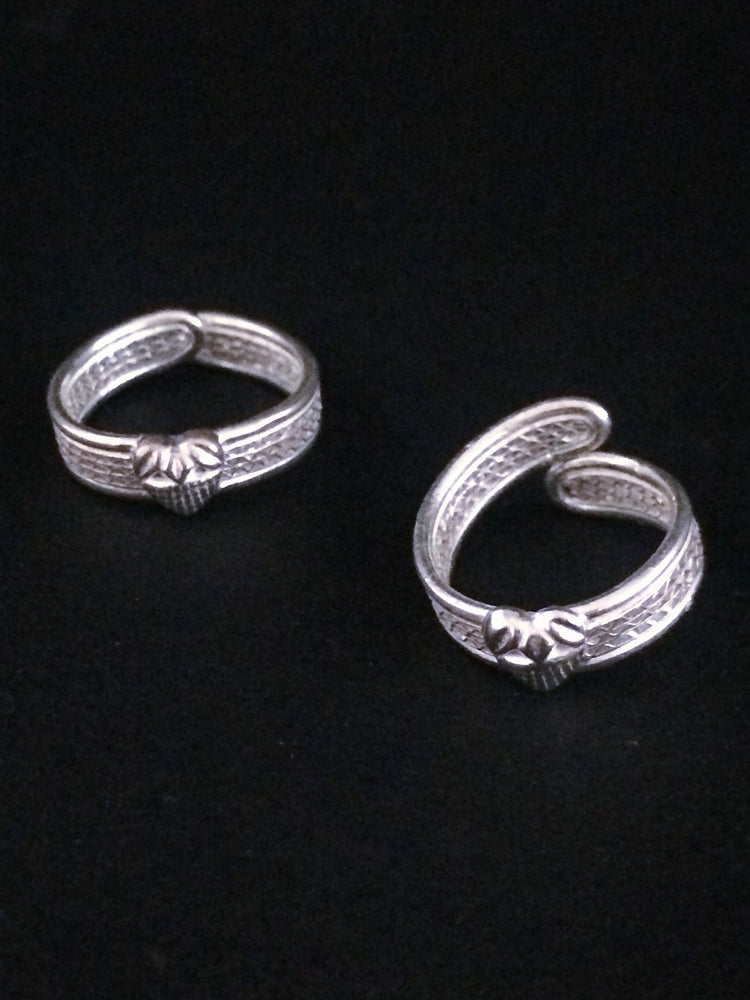 Silver toe rings online for women | Silverlinings | Handmade Filigree